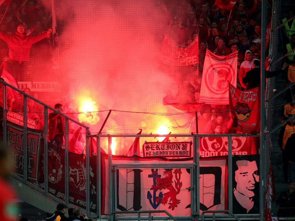 Wegen Pyrotechnik: Geldstrafe für Fortuna Düsseldorf Wegen Pyrotechnik: Geldstrafe für Fortuna Düsseldorf