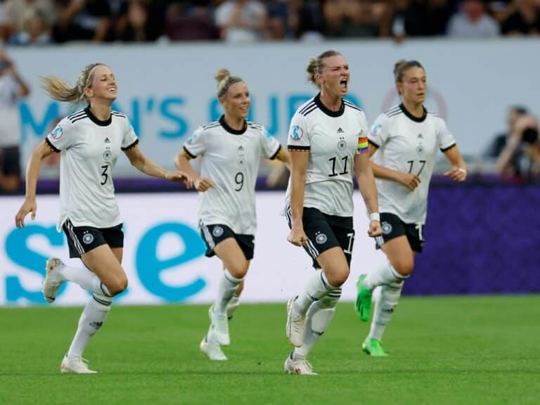 Arbeitssieg Nach Em Rausch Dfb Frauen Lösen Wm Ticket