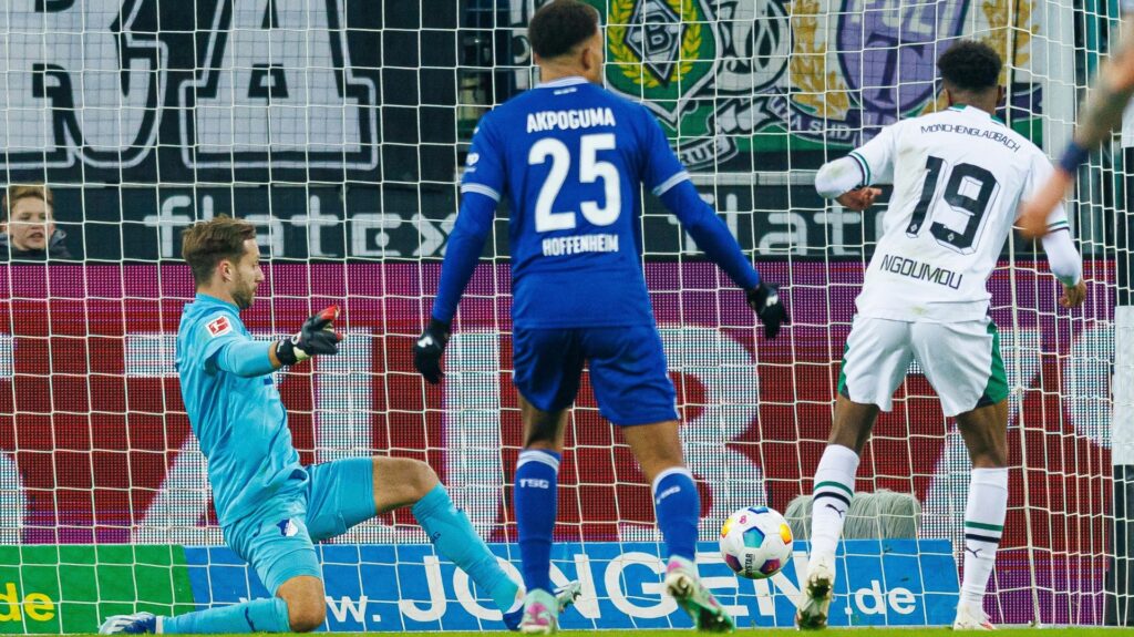 Dank Ngoumou: Gladbach feiert dritten Heimsieg in Serie Dank Ngoumou: Gladbach feiert dritten Heimsieg in Serie